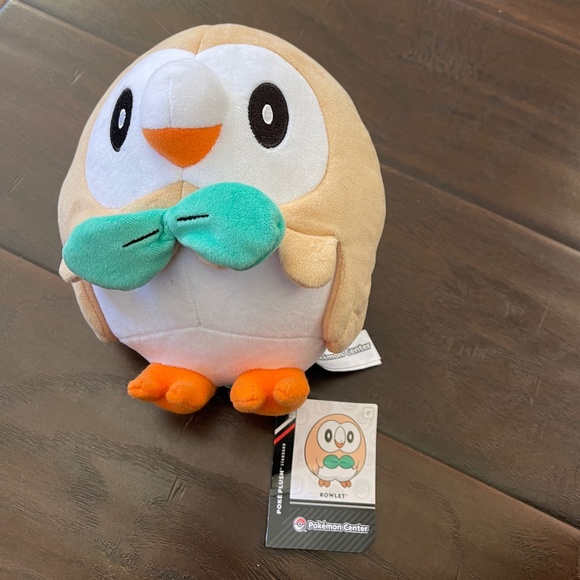 Pokemon Center | Toys | Pokemon Center Original Standing Rowlet Poke ...